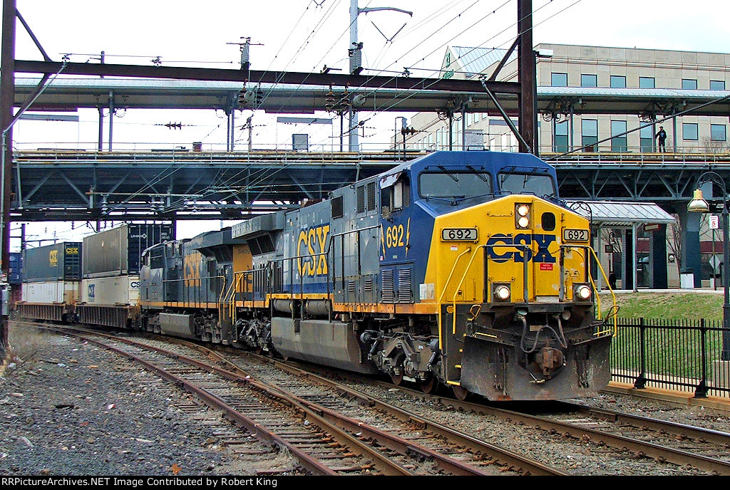 CSX 692 Q190